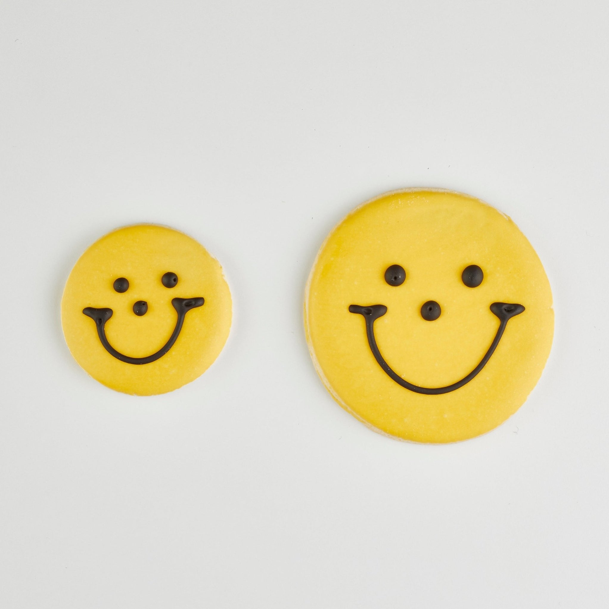 Black and Gold Smiley® Cookies — SmileyCookie.com